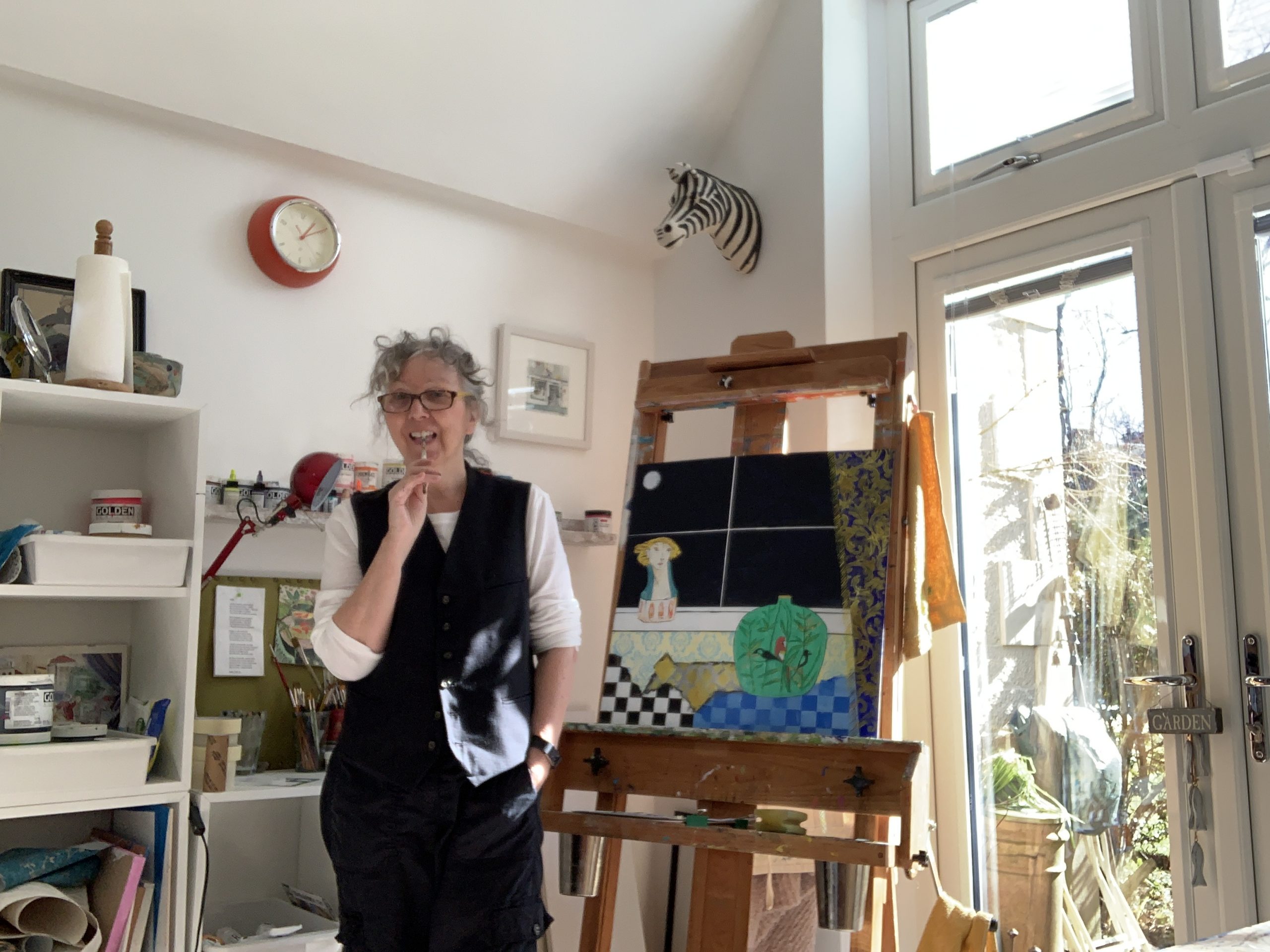 About the Artist - Roz Walker